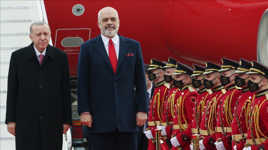 Mediat turke kritika qeverisë shqiptare: Spitali Amerikan burim kryesor ...