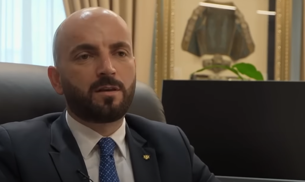 "Bomba" e Gledis Nanos para shkarkimit: 14 kriminelë u arratisën ...