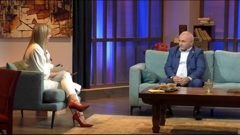 ‘Alo Dedë a më dëgjon?’, historia e filmit të famshëm! Djali i Dedës së ...