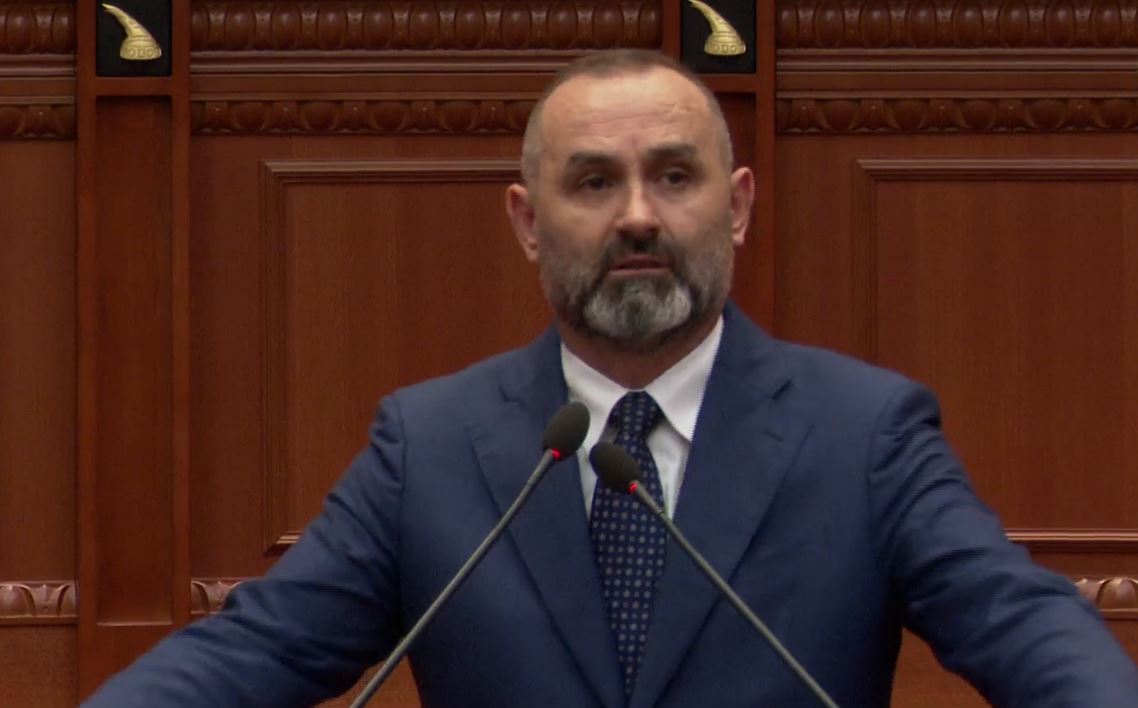 Ulsi Manja “dhëmbë më dhëmbë” me opozitën: Kur vihet theksi tek ky ...