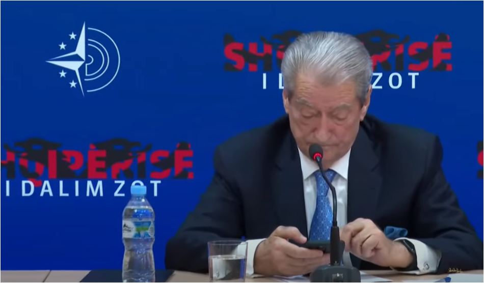 A u kërcënua nga Yuri Kim? " I thotë një deputeti të PD që shko e ...