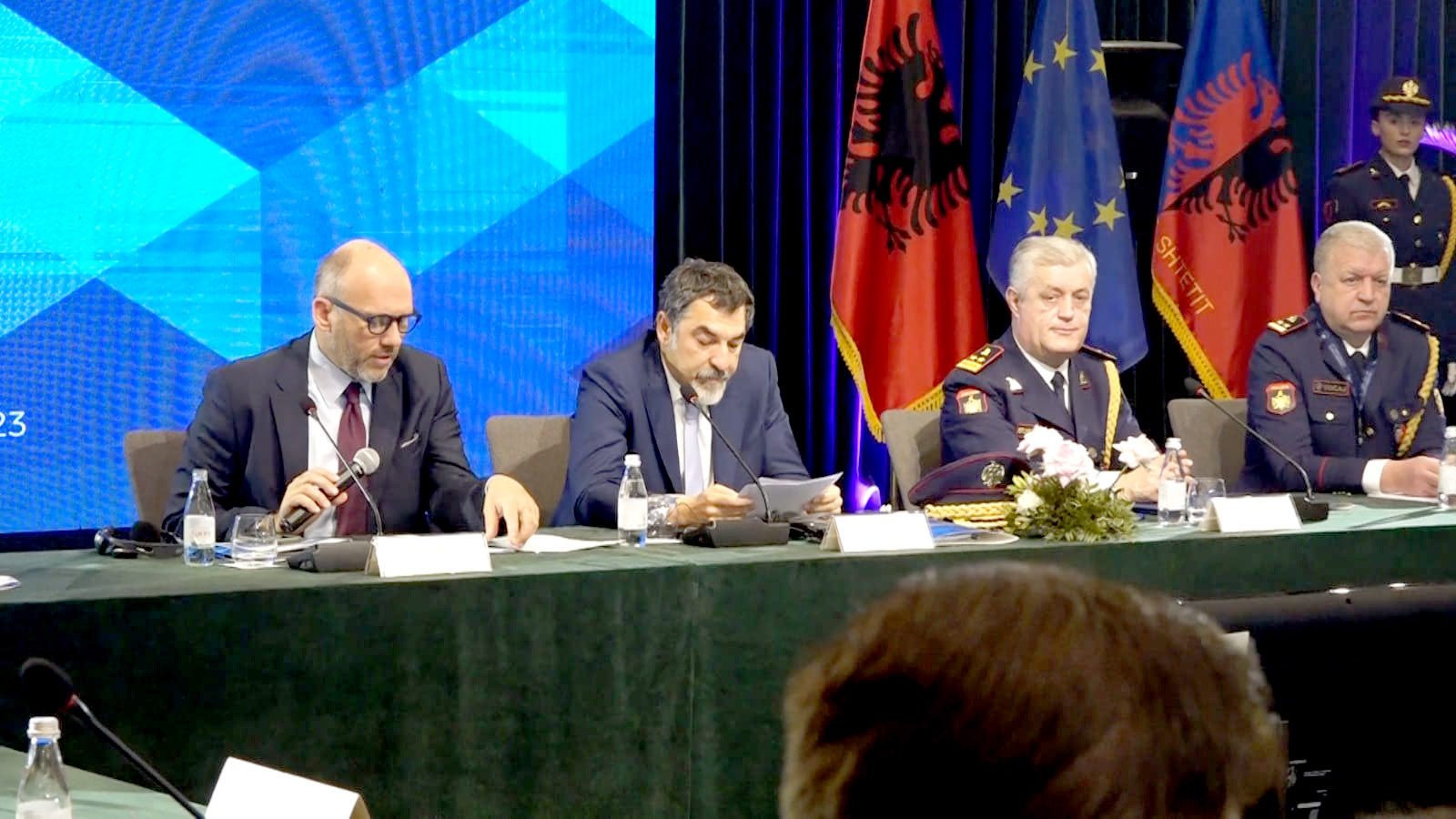 Kryepolici Muhamet Rrumbullaku ngre alarmin: Krimi është i informuar ...