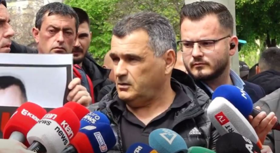 “Nuk kemi pasur probleme me njeri”, vëllai i Fatmir Sulovarit zbardh ...