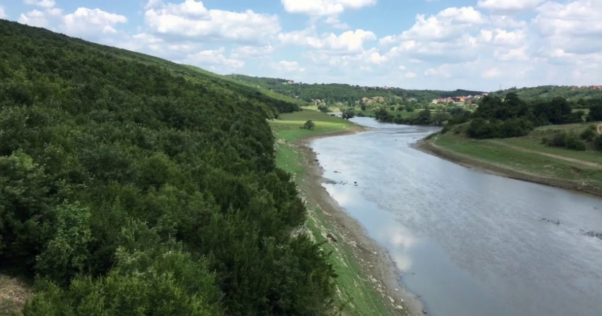 Gjendet një person i pajetë në lumin Drini i Bardhë, detajet e para ...