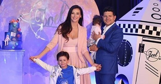 Ermal Mamaqi dhe Ami në pritje të fëmijës së tretë? Veprimi i aktorit ...