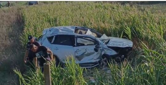 Aksident i rëndë, mjeti humb kontrollin dhe del nga rruga, plagosen 5 ...