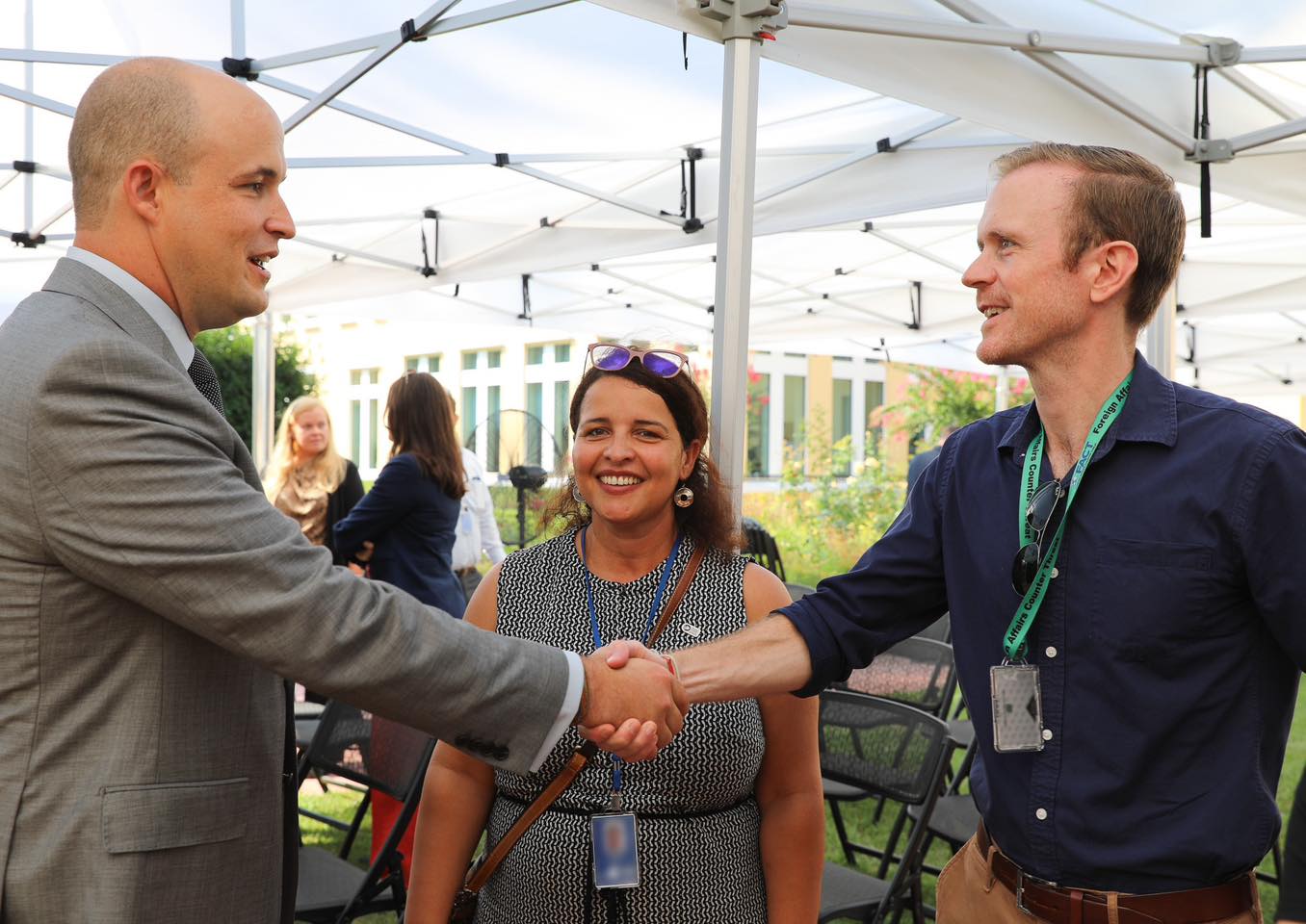 Ambasada e SHBA në Tiranë pret të ngarkuarin e ri me punë, David Wisner ...