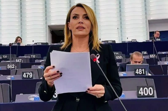 Blerina Gjylameti në SHBA, Zyrtarja e DASH: Vlerësojmë rolin e ...