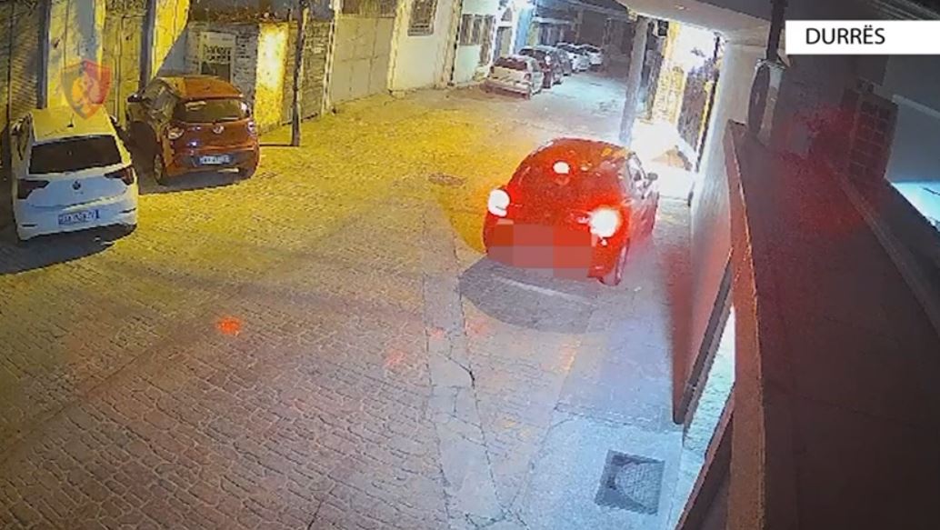 I vuri zjarrin një automjeti, dhe tenton t’i djegë shtëpinë, e pëson ...