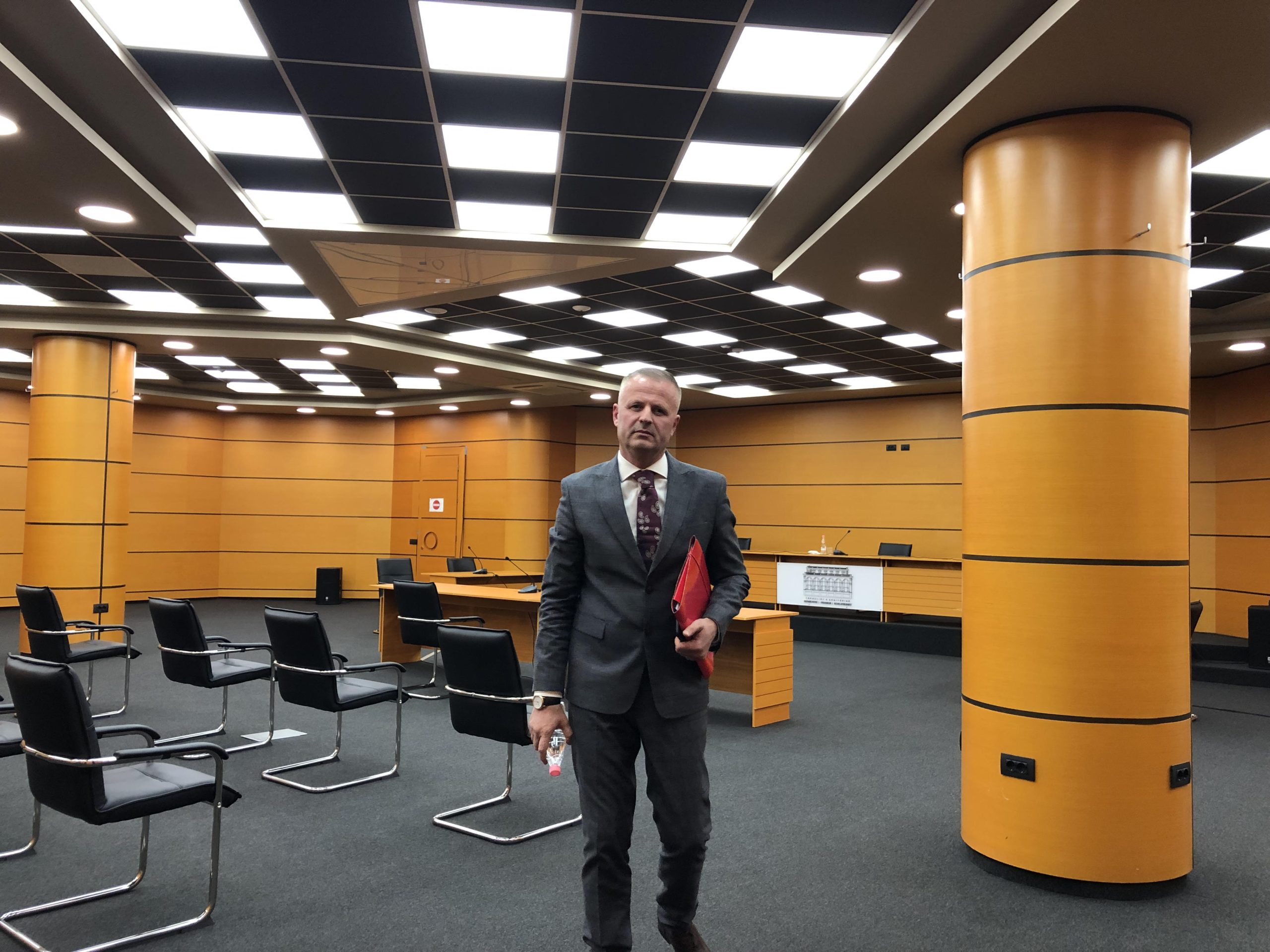 Milan Laskaj para Komisionit të Pavarur të Kualifikimit, ja çfarë ...