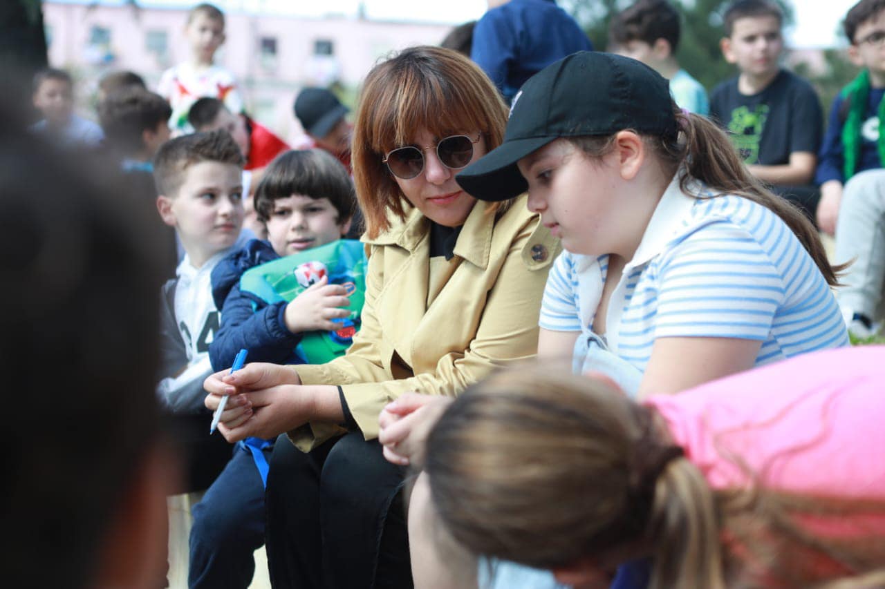 Dita Ndërkombëtare e Librit për Fëmijë, me lexime dhe mesazhe për ...