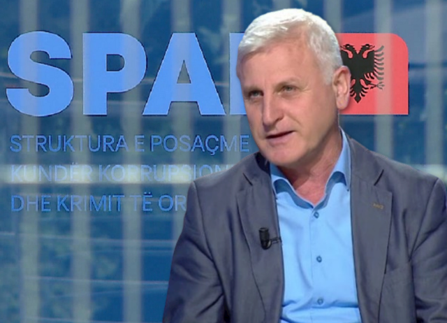 Ish-zyrtari i Ministrisë së Mjedisit, Pëllumb Abeshi paraqitet në ...