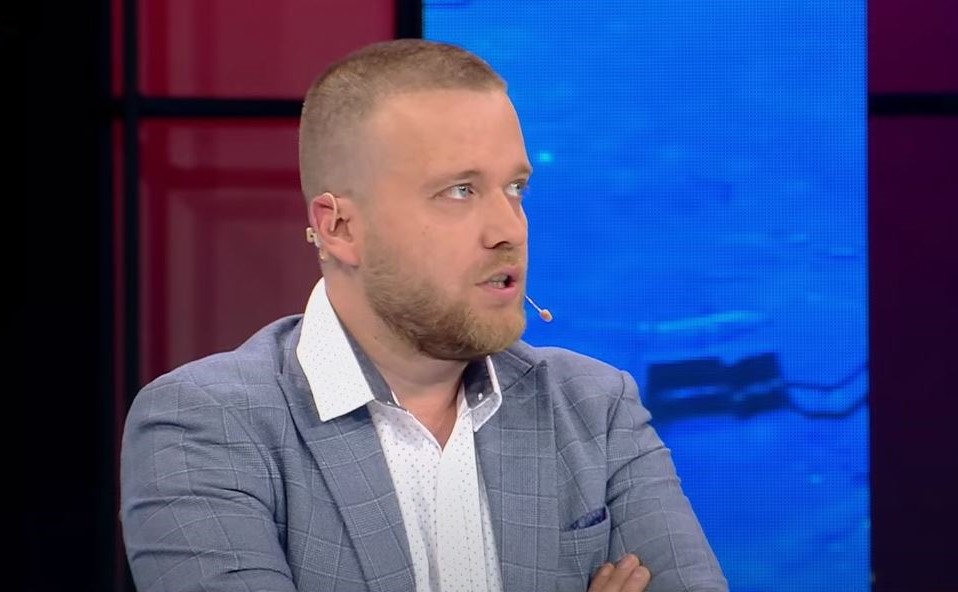 Nacionalizmi politik, Himara mbi 85% shqiptare e Tavo vs. Gjikuria ...