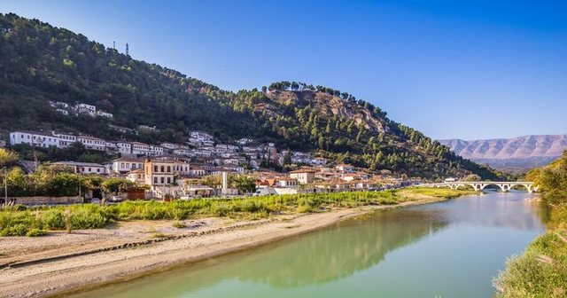 Denaj: Diga mbi lumin Osum siguron ujitjen e të mbjellave në Berat ...