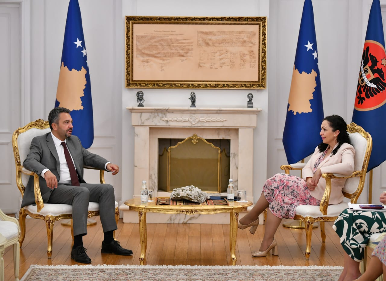 Radoniqi shkon në zyrën e Osmanit, flasin për caktimin e datës së ...