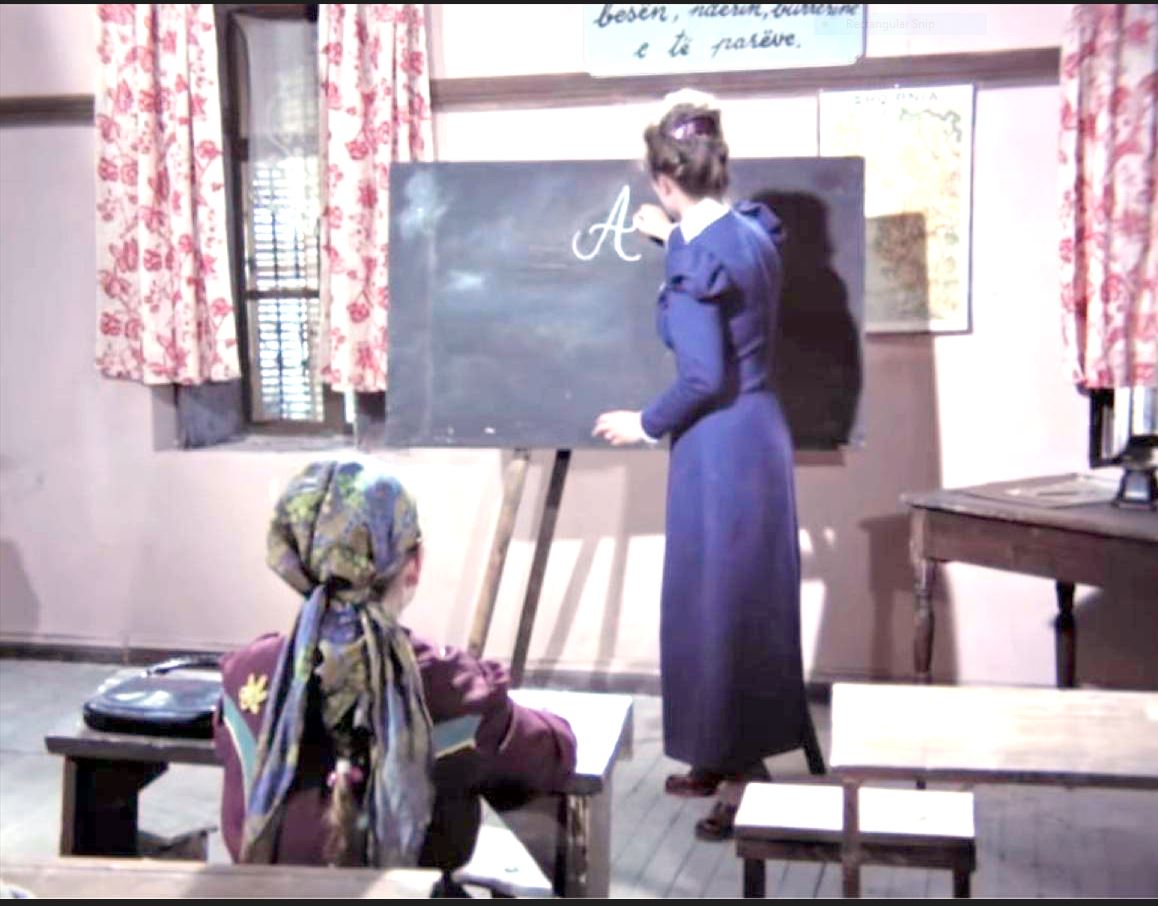 Filmi “Mësonjëtorja” shfaqet në Bilisht 45 vite pas shfaqjes së parë në 1979 - Sot News | Lajme