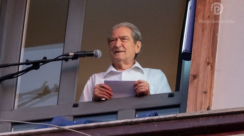 "Në këtë vend ku të gjitha pushtetet janë në duart e një njeriu", Sali ...