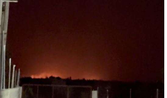 Reshjet e dendura të shiut në vend/ Vetëtima shkakton zjarr në Fier ...