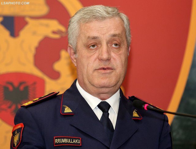 “Rrumbullaku nuk ka qenë i preferuari i ministrit Hoxha”/ Gazetari i ...