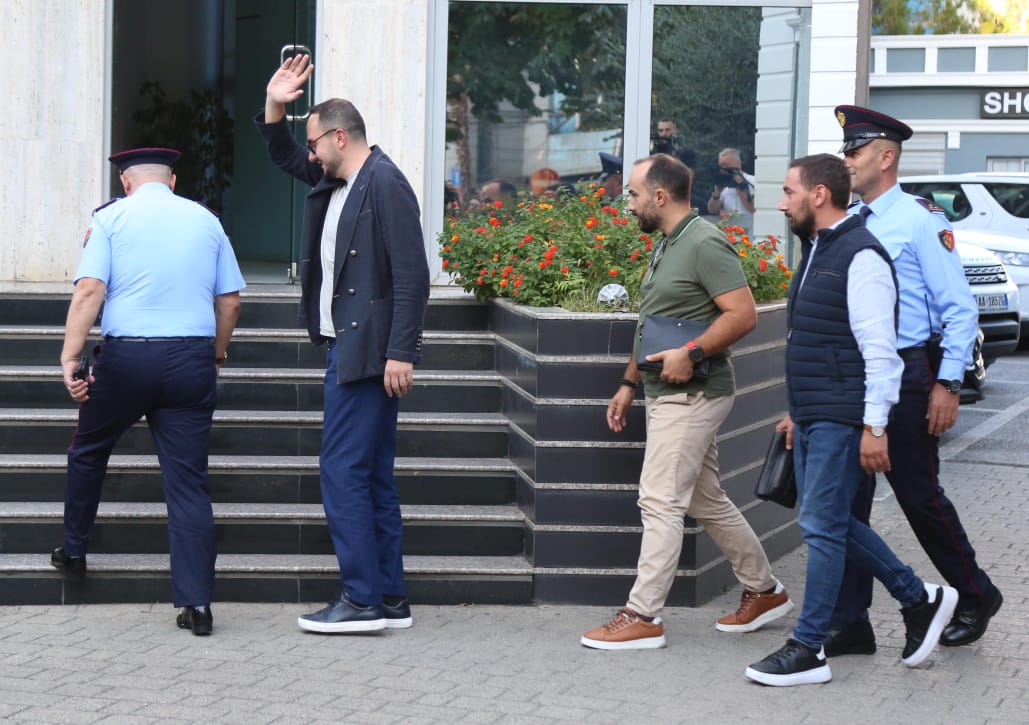 “Salianji u nxitua…”/ Juristi i njohur tregon gabimin që bëri deputeti ...