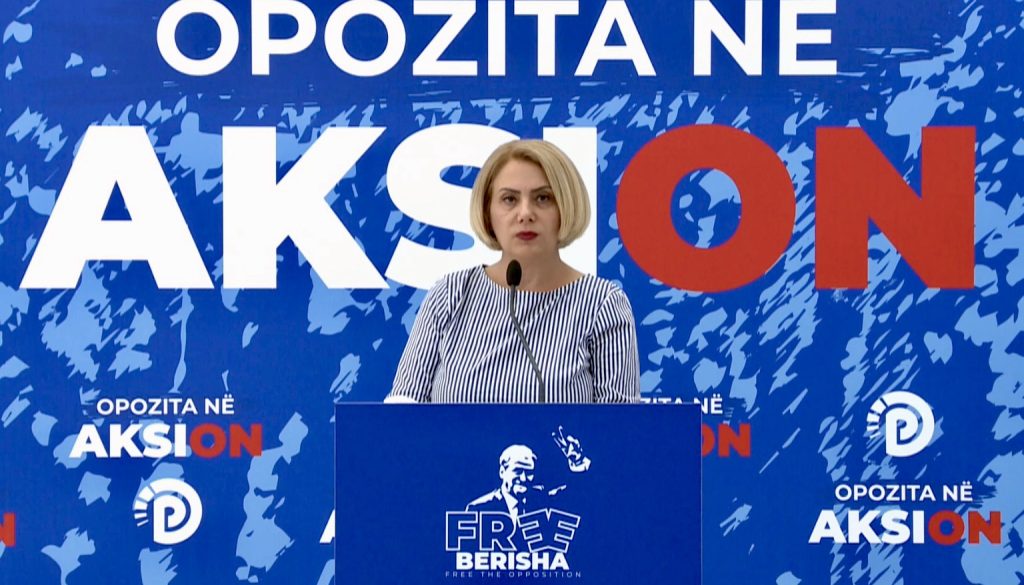 Sula: Rilindja fundos arsimin, mbyllen 295 shkolla 9-vjeçare brenda 8 ...