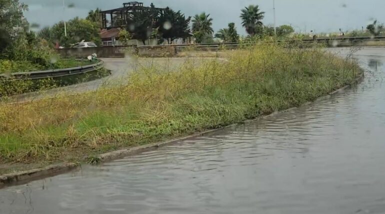 Reshjet masive përmbysin Durrësin, PD publikon pamjet: Qytetarët të mos ...