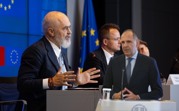 Greqia i heq veton shqipërisë për negociatat e BE pas lirimit të Fredi ...