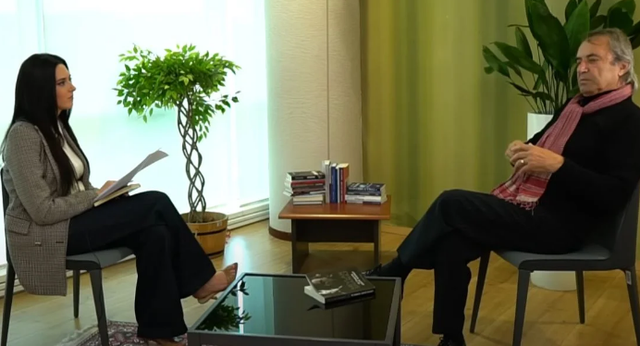 “Jetonte i vetëm në shtëpi kartoni”/ Regjisori Mevlan Shanaj tregon ...