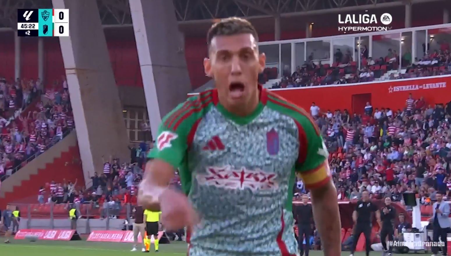 Shënoi golin e 44-të me fanelën e Granadas, ja festimi i pazakontë i ...