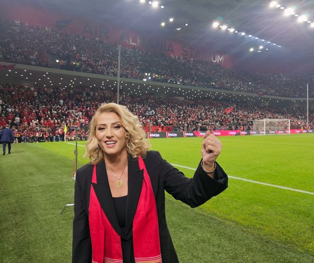 Ndalohet “Mora Fjalë” në stadiumin “Air Albania”, reagon Shkurte Fejza ...