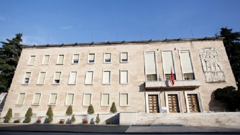 U plagos rëndë pas zhytjes në Bunë, qeveria miraton VKM për mbulimin e ...