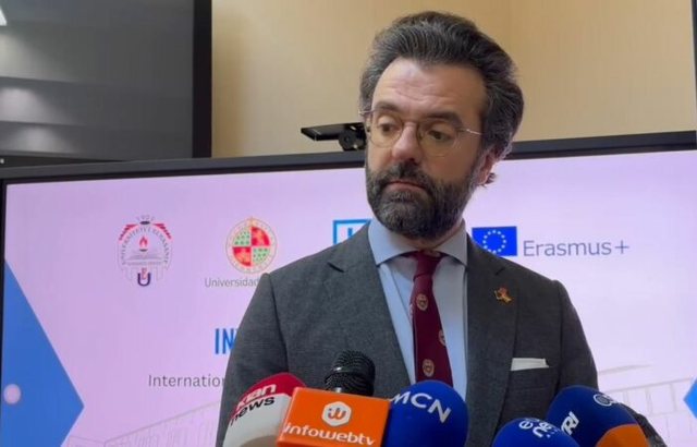 'Parlamentaret'/ Ambasadori spanjoll: Emigrantëve shqiptarë duhet t’u ...