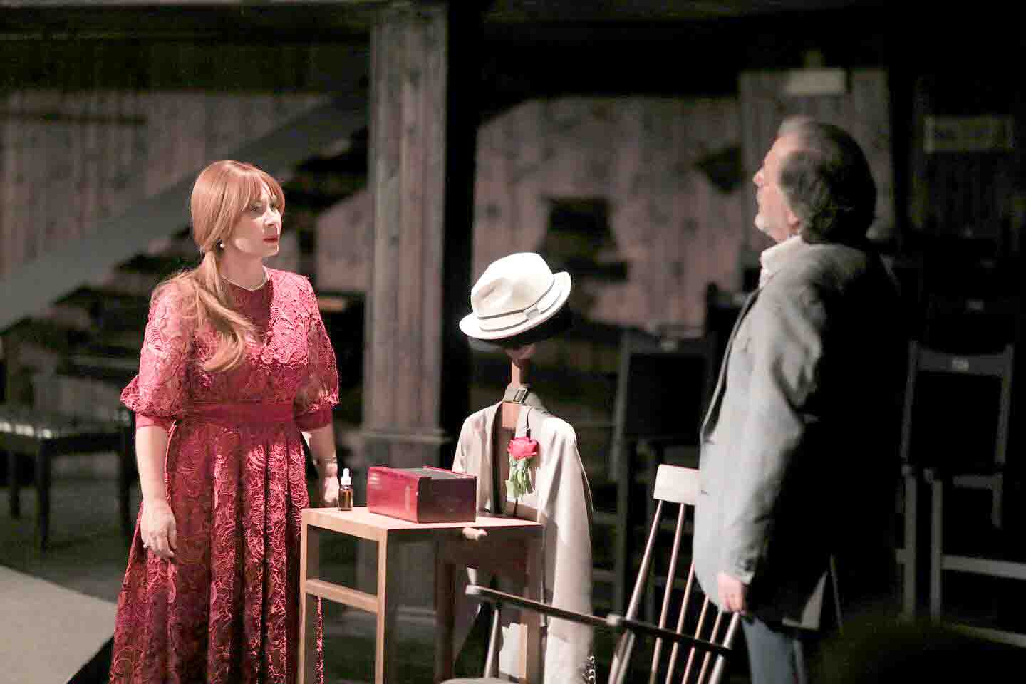 Rozi Kostani: Roli i Rexhina Hidens në dramën “Dhelprat e vogla”, një ...