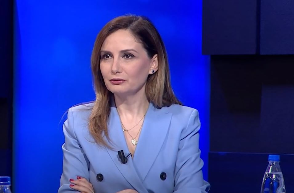 "Shumë investime më pak taksa", Tabaku prezanton programin ekonomik të ...
