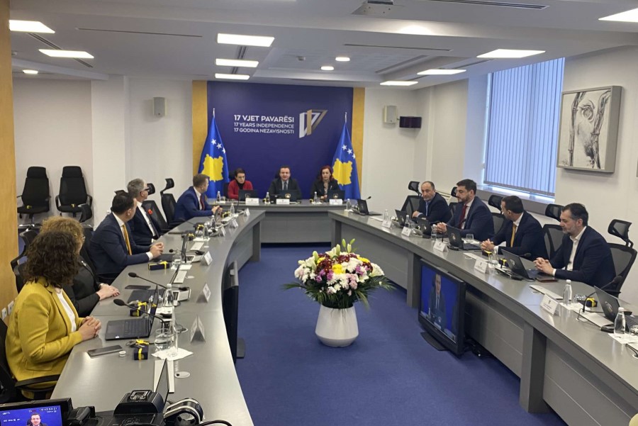 17 vjetori i pavarësisë së Kosovës, Kurti: Sot nderojmë të gjithë ata ...