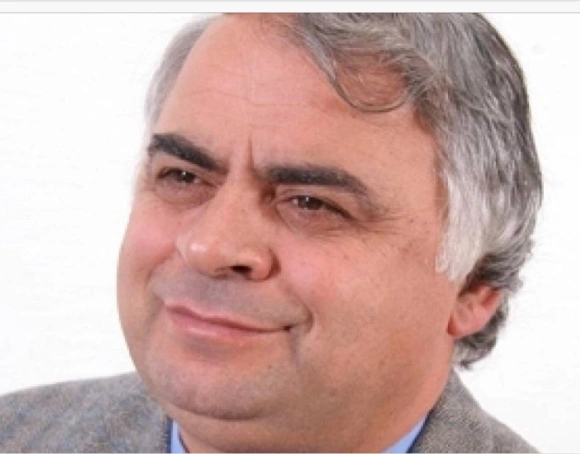 Fluturojnë si shpendë grabiqarë për ty moj votë nga Amerika, Kanada dhe ...