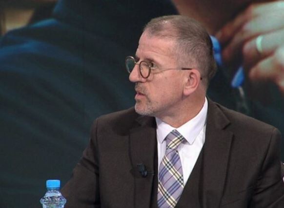 Arrestimi i Veliajt/ Ish-prokurori Eugen Beci: Masa “arrest me burg ...