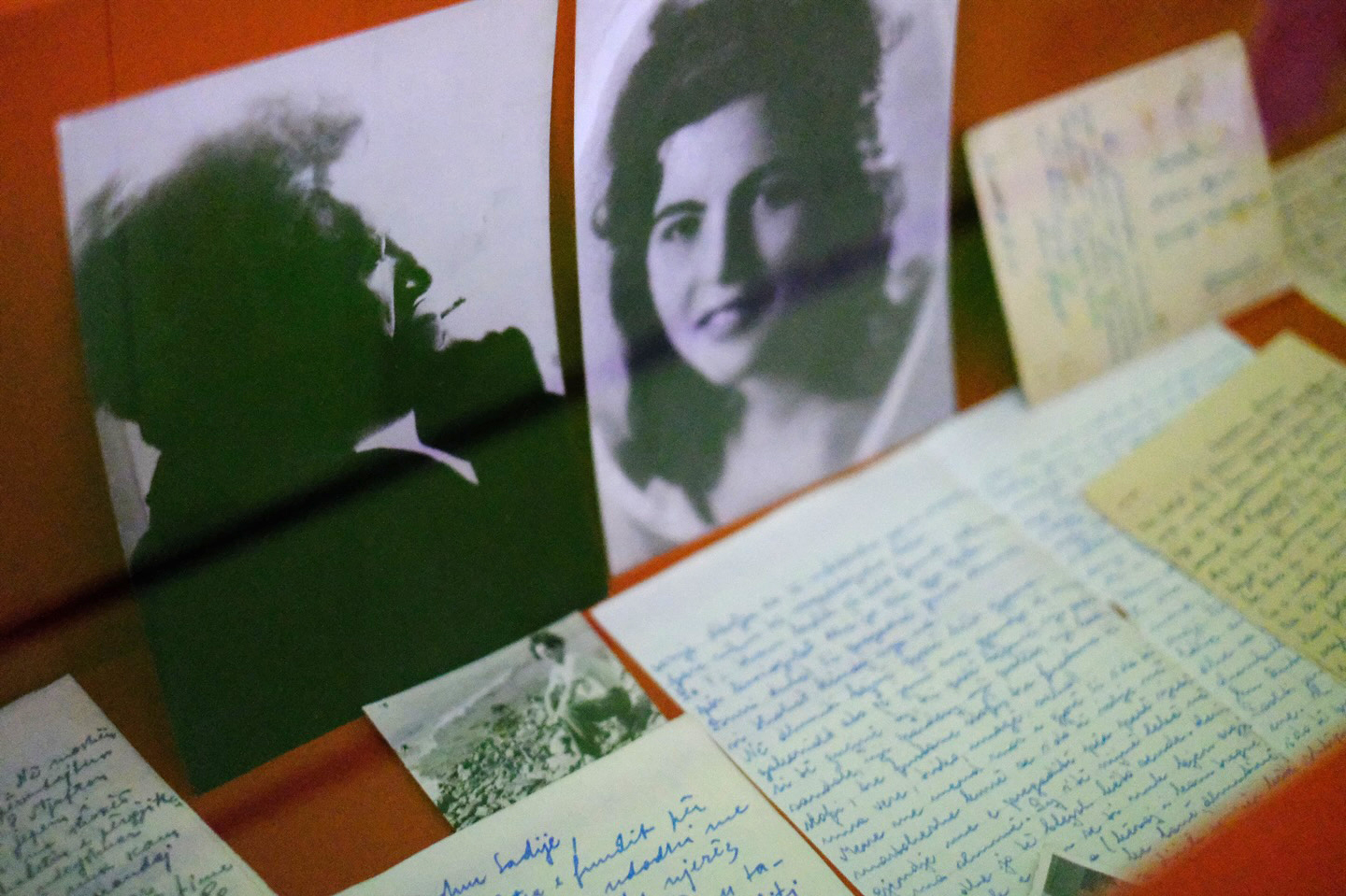 “Letra dashurie” te shtëpia-muze “Agolli”, ekspozohen dorëshkrimet ...