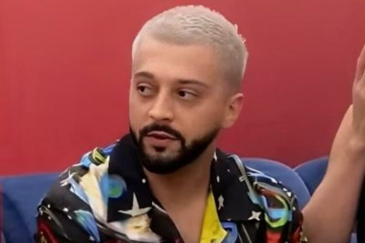 Upss, po tregohet i pabesë? Driloni e mbështet së bashku me familjen e ...