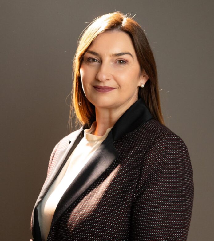 “1.1 milion shqiptarë në prag të varfërisë”,Taulanda Jupi: Varfëria nuk ...