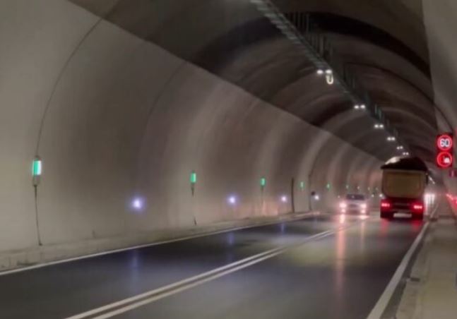 "Po mbytemi nga gazrat e makinave"/ Sistemi i ventilimit në Tunelin e ...