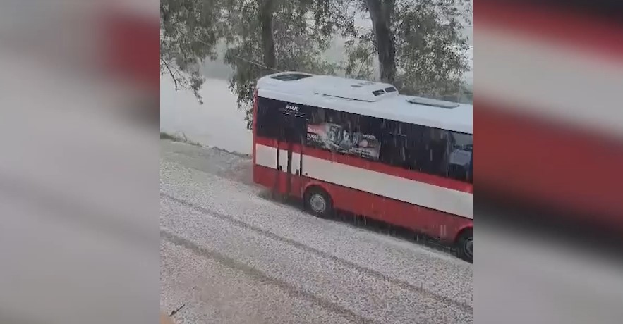 Moti i keq godet Frakullën, breshëri dëmton pemët frutore - Sot News ...