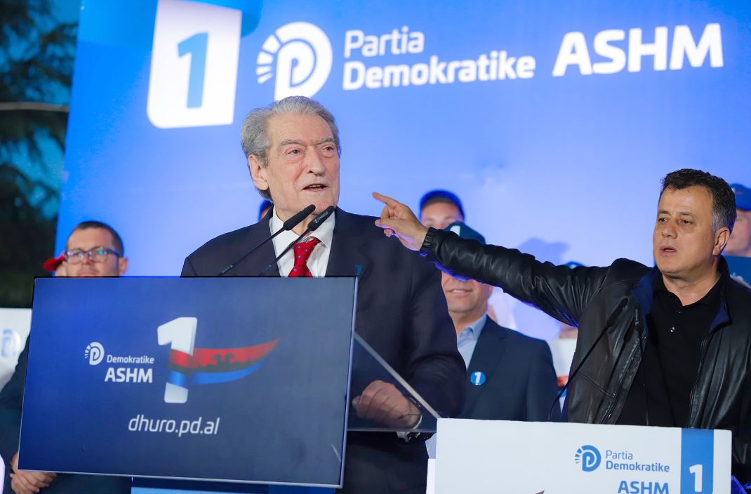 Sali Berisha dhe Flamur Noka rrezikojnë burgun, kreu i PD ka hedhur rreth 20 milionë dollarë për ...