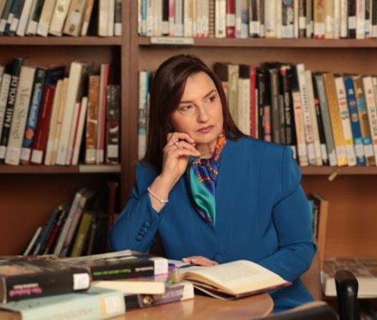 “Ekonomia e oborrit të pakicës”/ Taulanda Jupi denoncon pabarazinë e ...