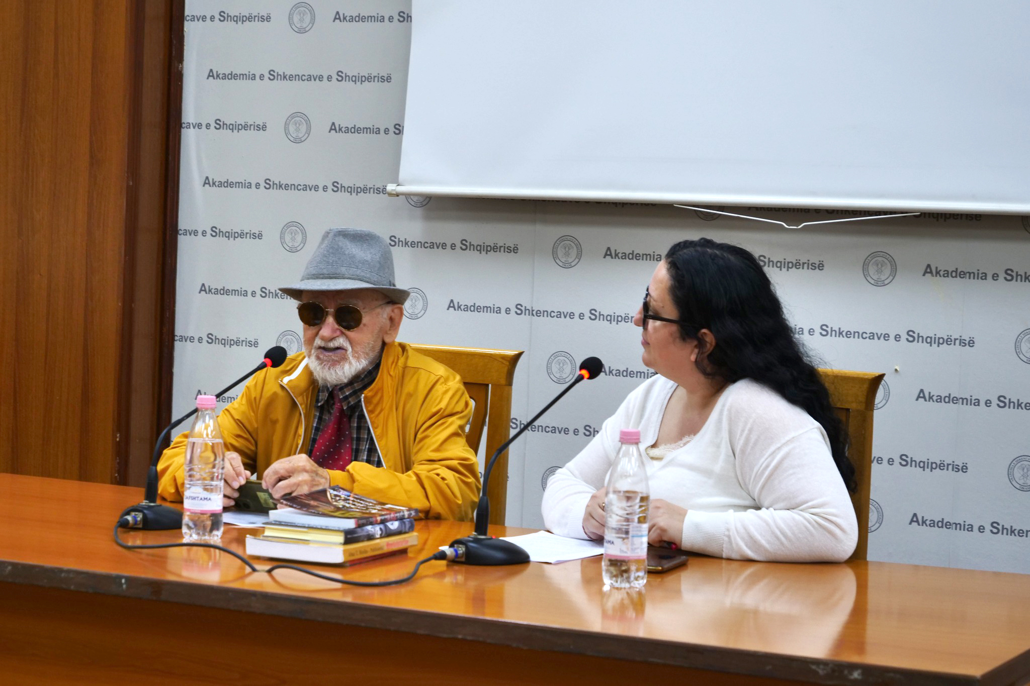 Abaz Hoxha: Përse prodhohet filmi, për festivalet? U zhduk i gjithë ...