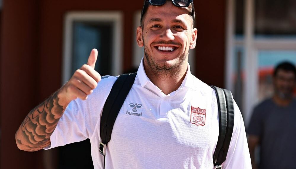 E ardhmja e Manajt në pikëpyetje, klubet e Superligës turke shfaqin ...