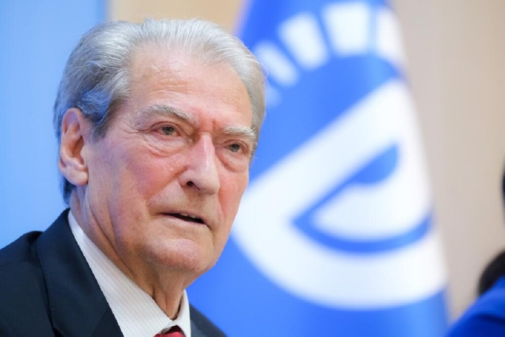 Kërkesa e Berishës për përjashtimin e trupës gjykuese/ Gjykata e lartë ...