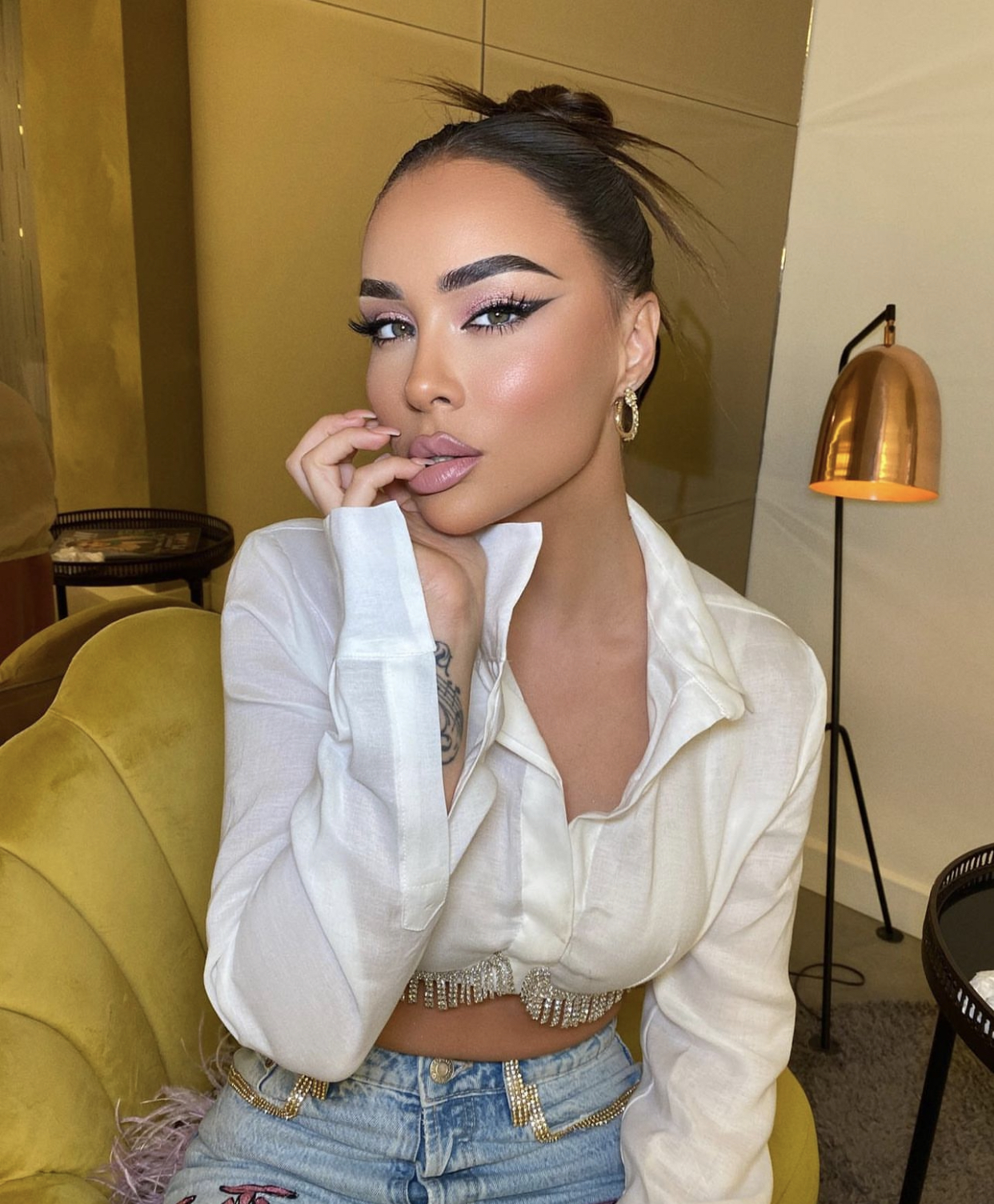 Këngëtarja e njohur heq dorë nga festat e mëdha?/ Jeta e Xhensila ...