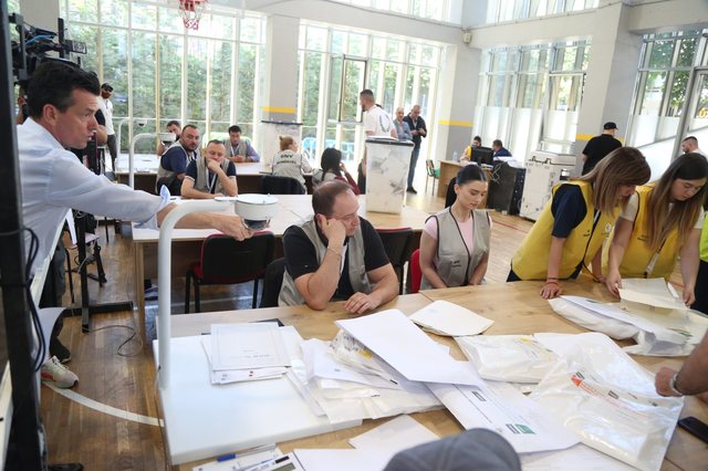 Pas tensioneve në numërim, KZAZ 40 shpall të vlefshme votat e Partisë ...