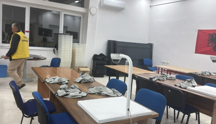 Fier/ Numërohen 126 kuti nga 587, socialistët kryesojnë me mbi 12 mijë vota ndaj opozitës - Sot ...